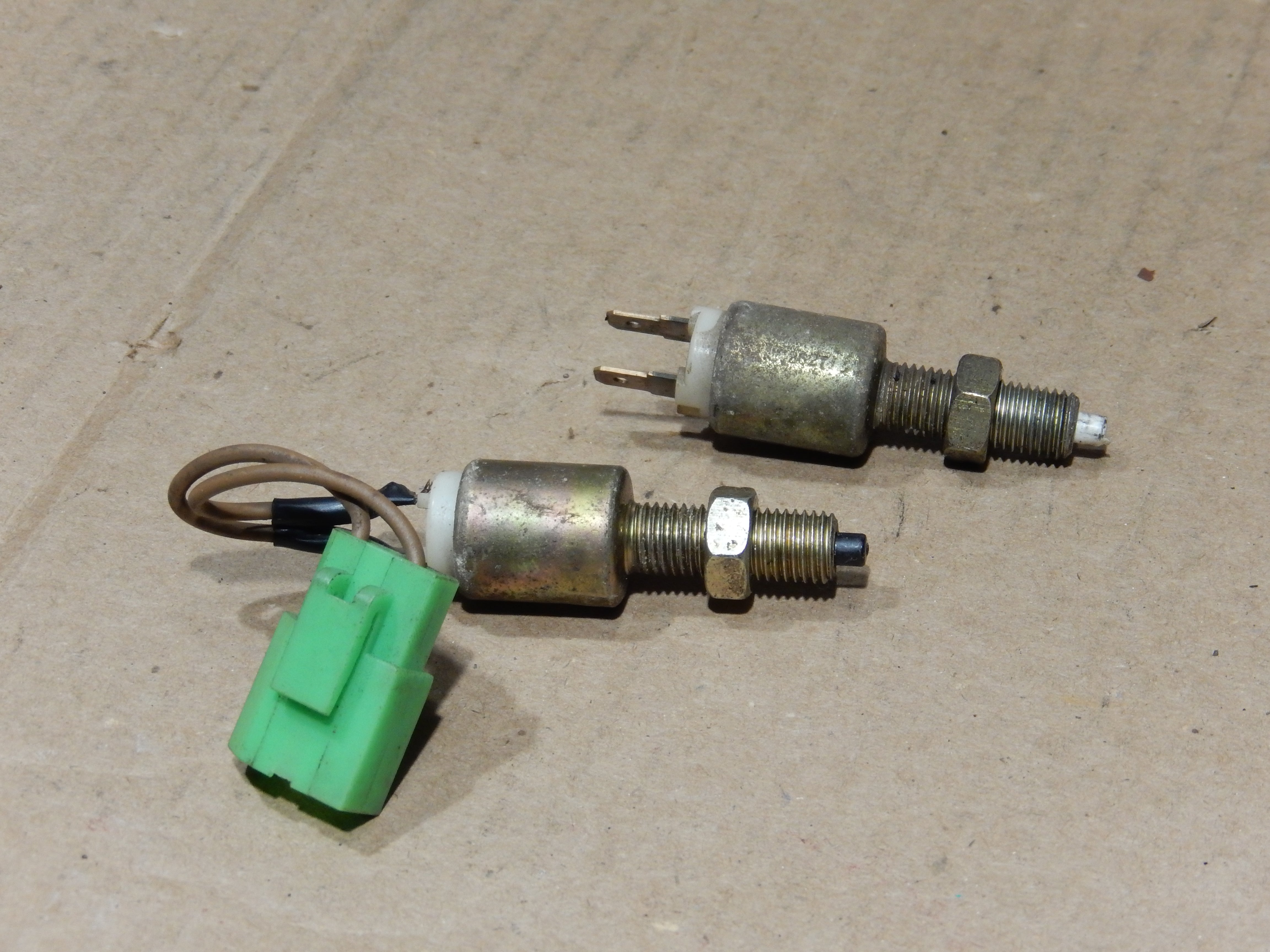 Datsun 280ZX Brake Lights and Brake Indicator Switches – Joeyz Datsun