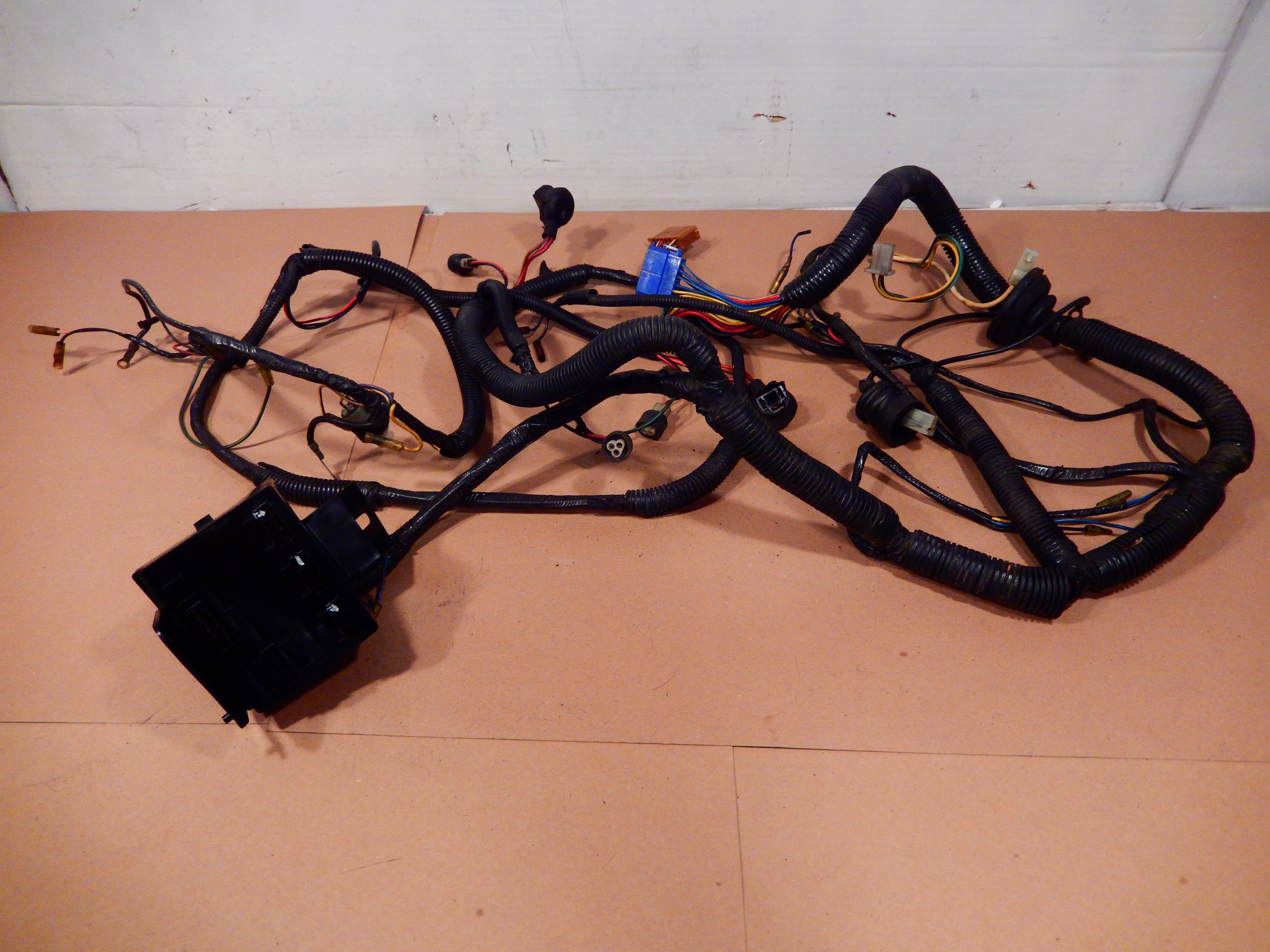 Datsun 280ZX 1983 Engine Bay Wire Harness with Fuse Box – Joeyz Datsun