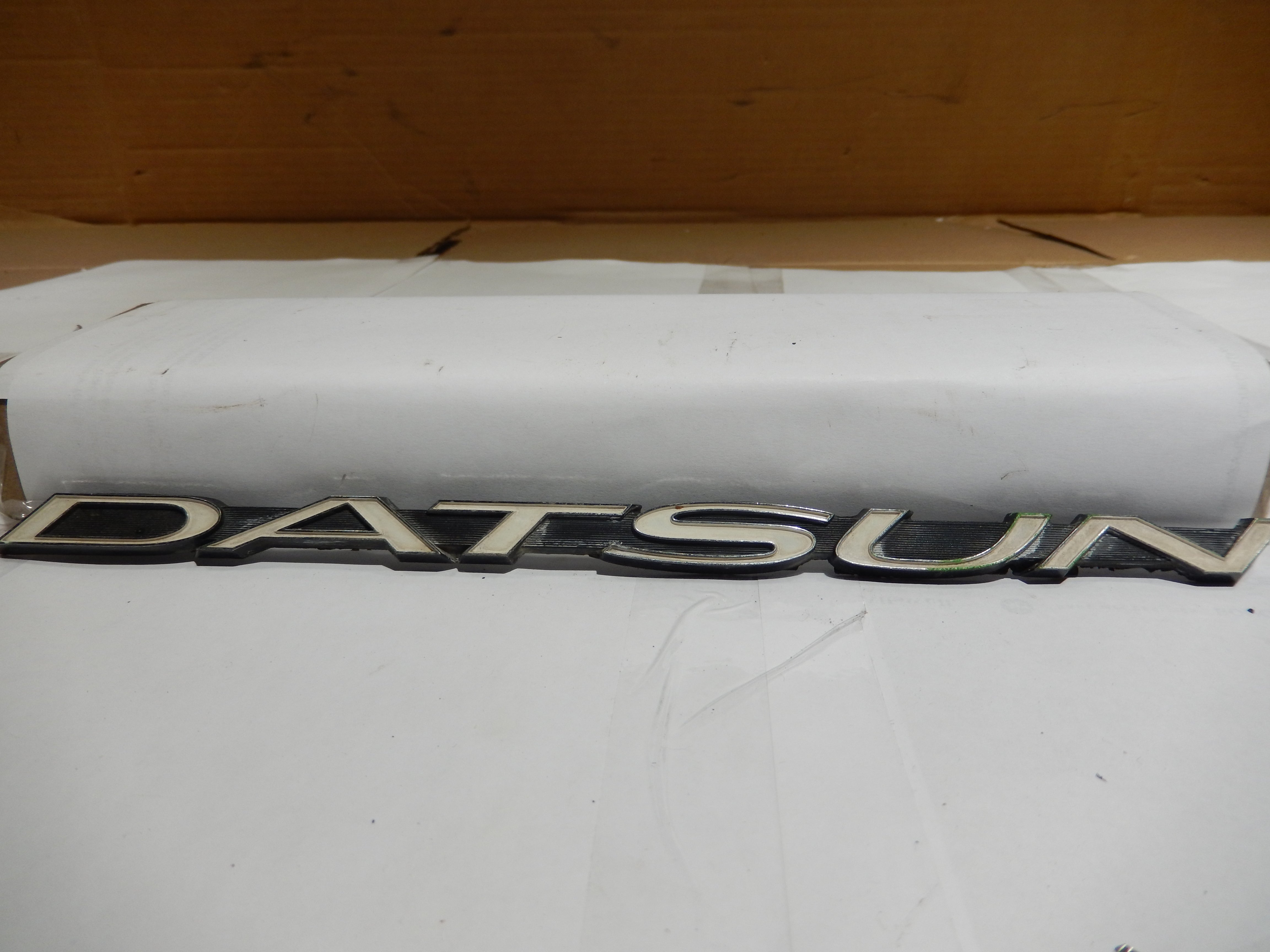 Datsun 240Z Front Fender Script – Joeyz Datsun