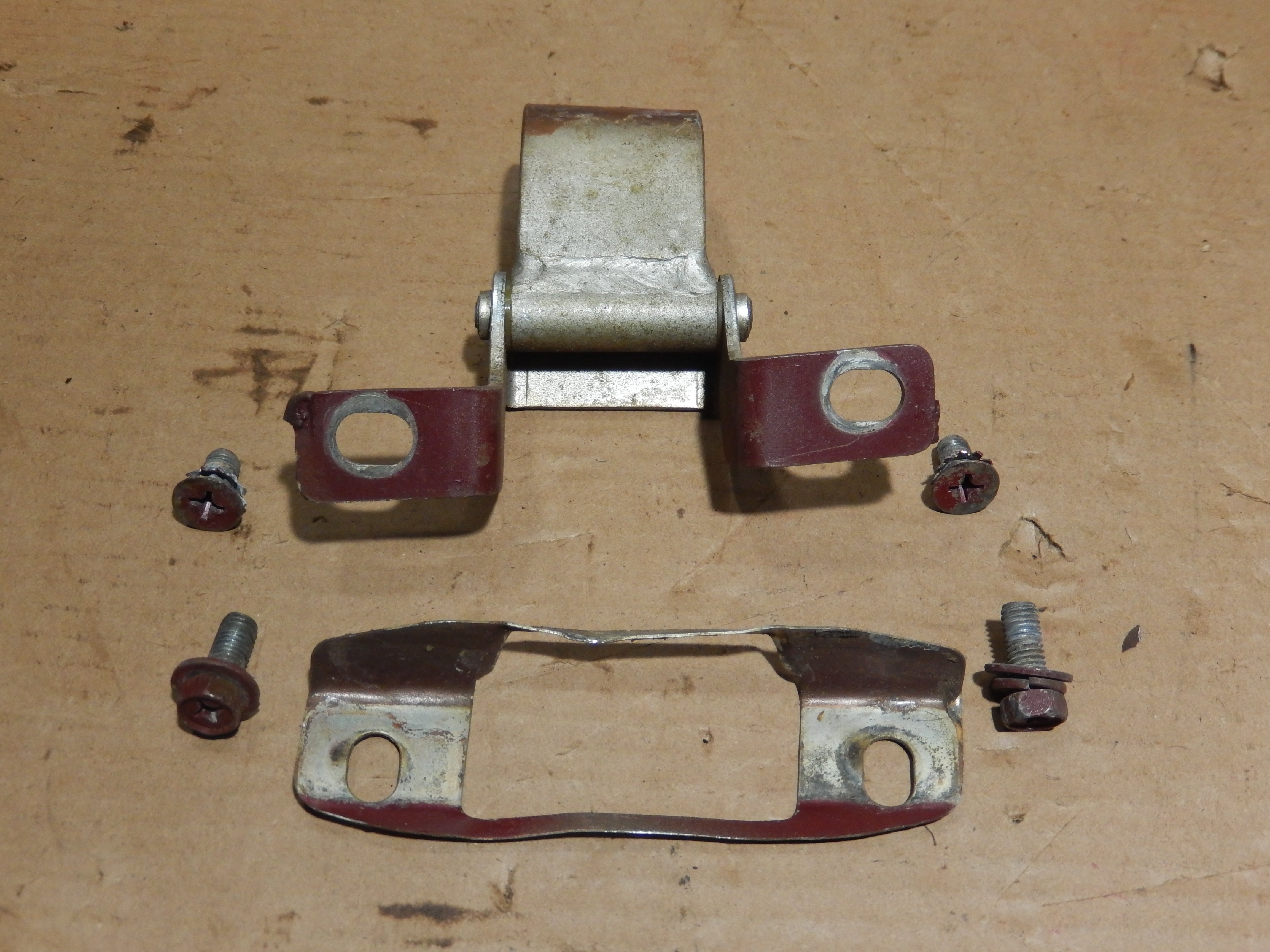 Datsun 240Z Rear Drivers Side Hatch Hinge – Joeyz Datsun