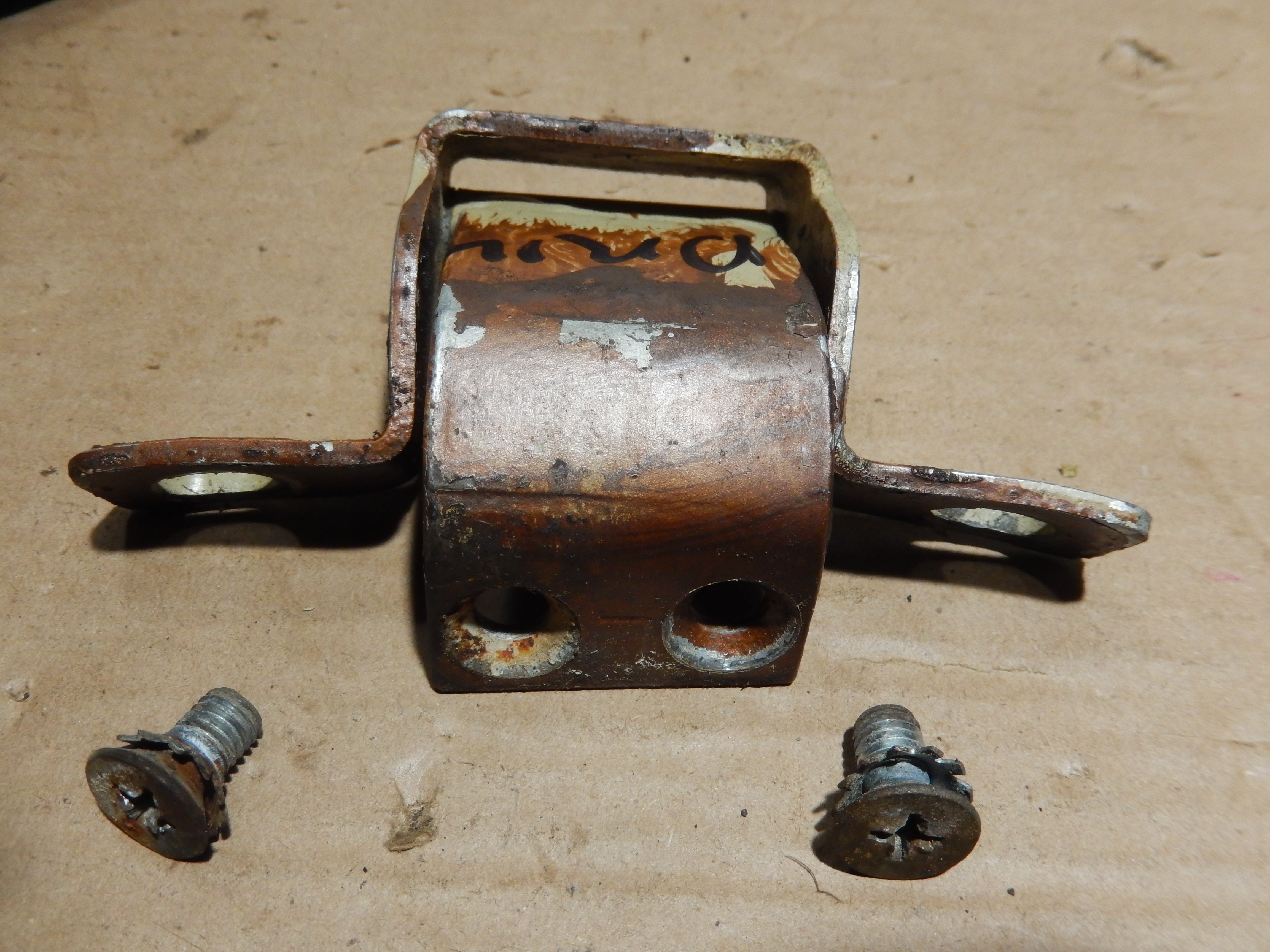 Datsun 240Z Rear Drivers Side Hatch Hinge – Joeyz Datsun