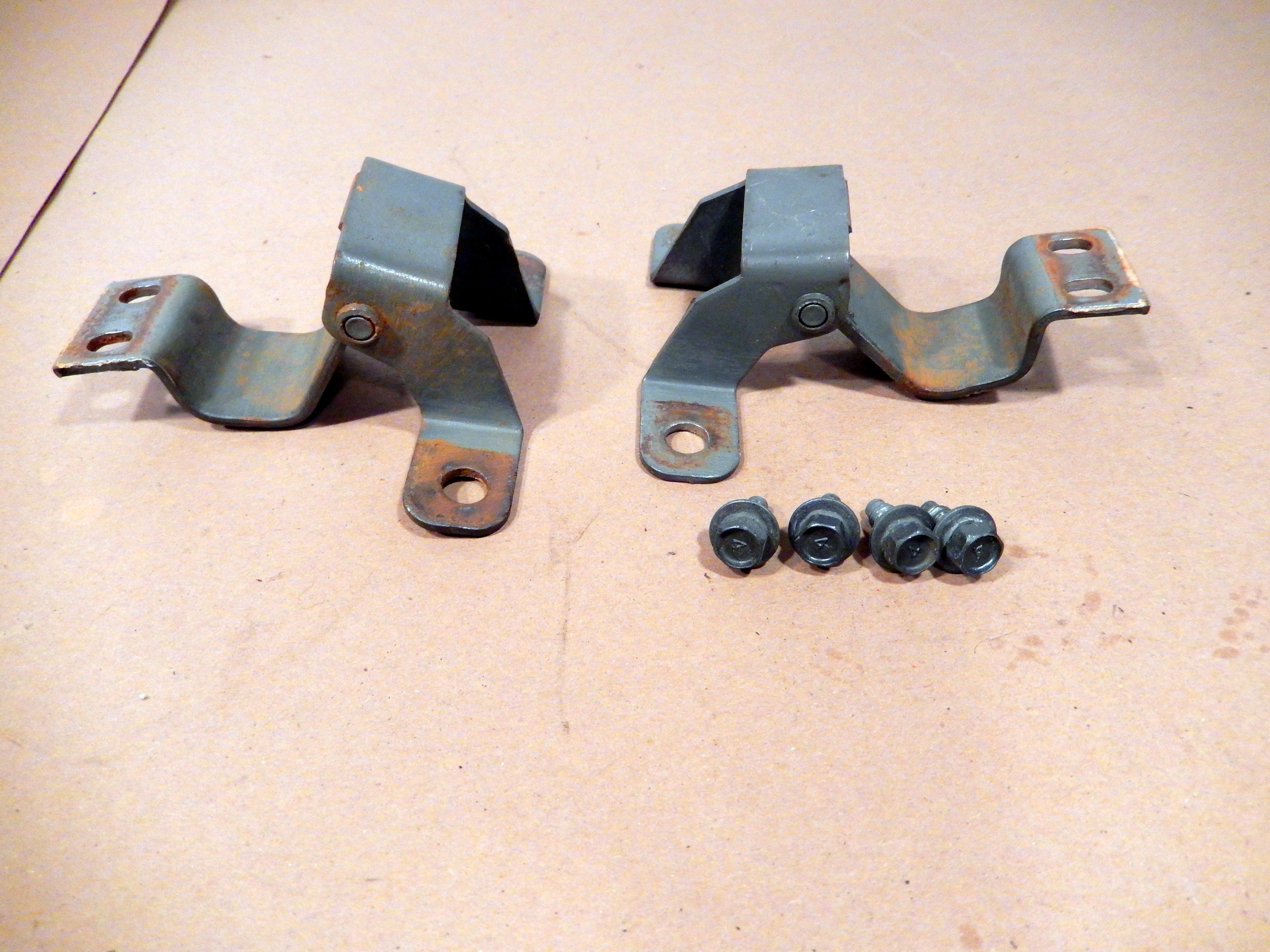 Datsun 280ZX OEM Pair of Rear Hatch Hinges – Joeyz Datsun