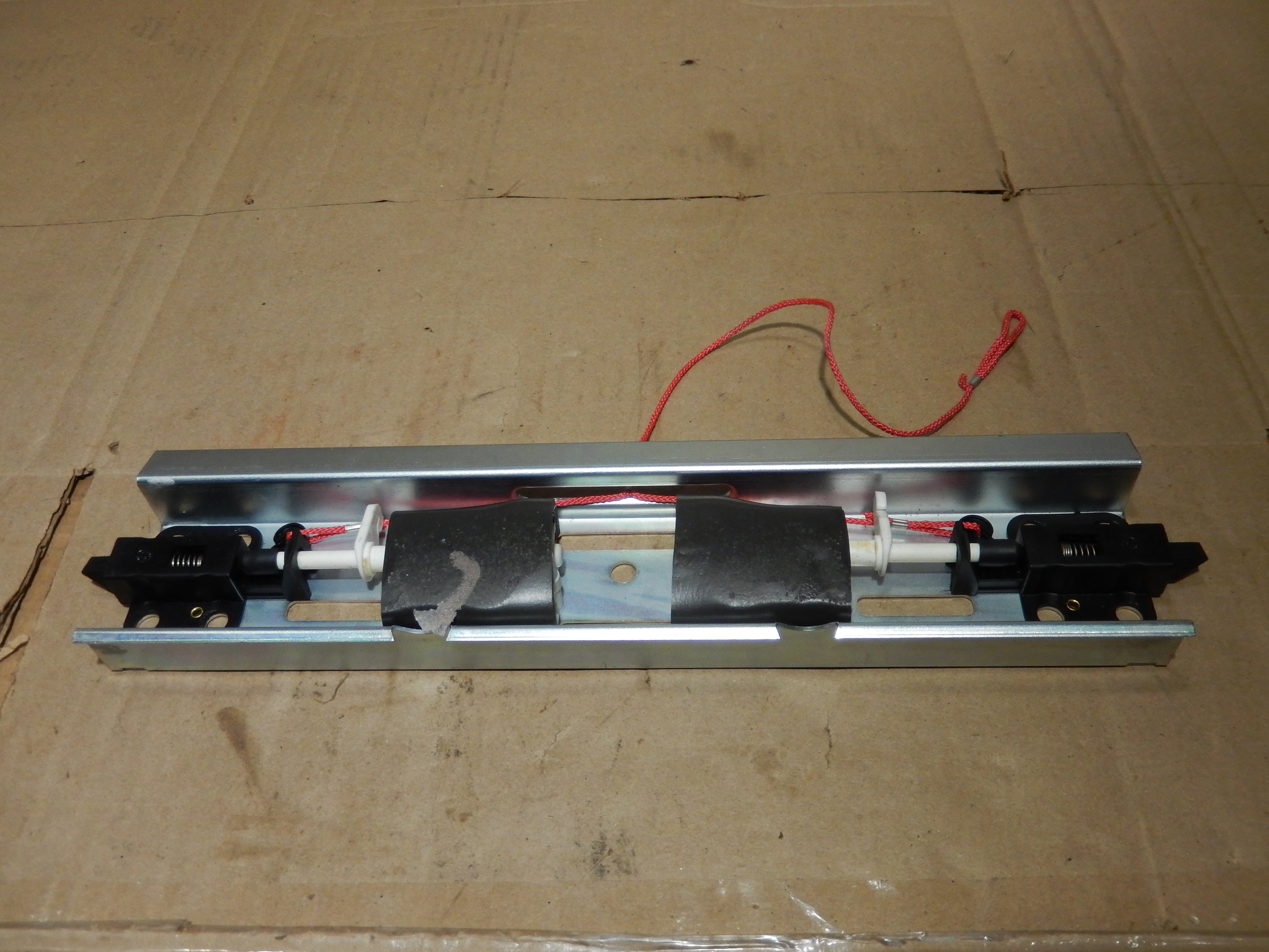 Maserati Quattroporte Glove Box Lock Mechanism – Joeyz Datsun