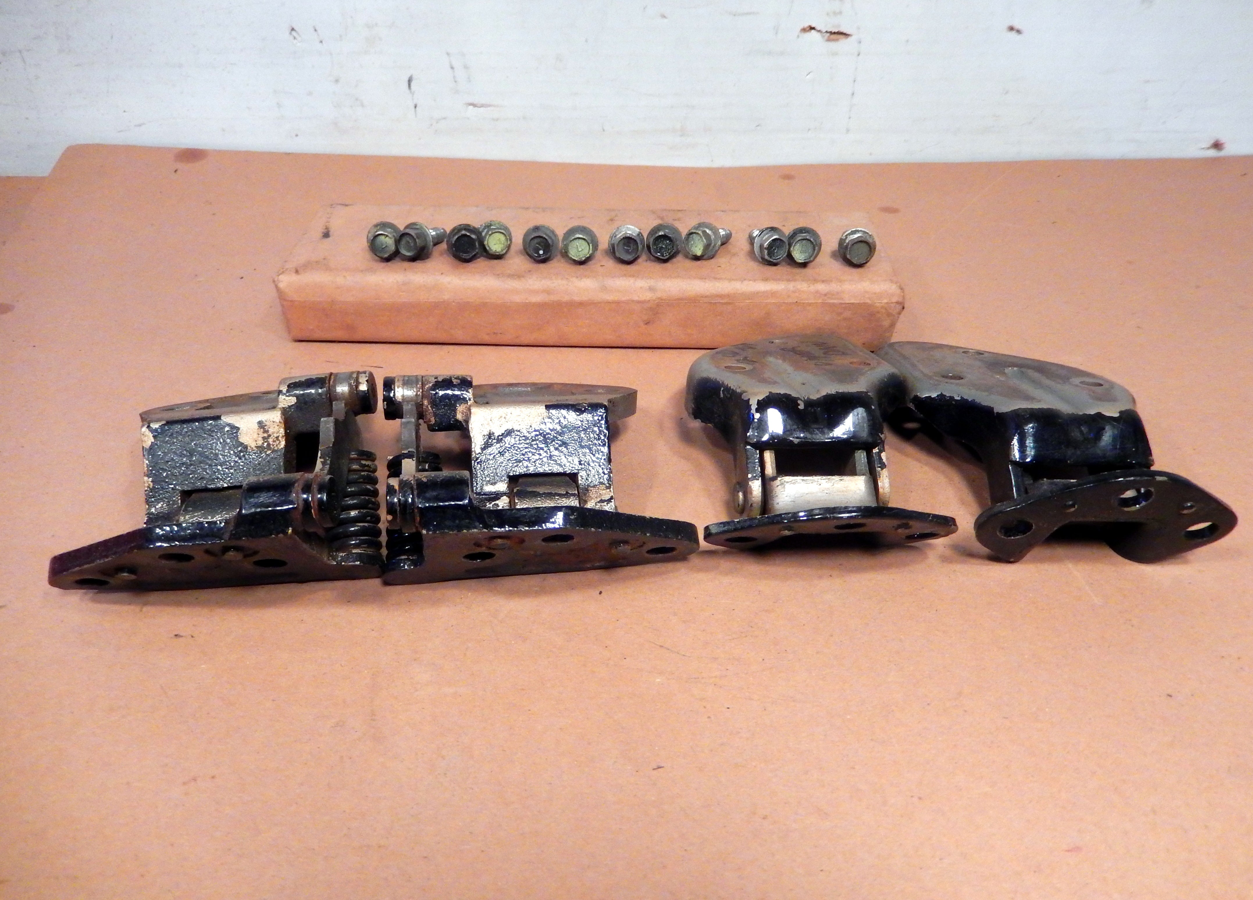 Datsun 280ZX Complete Door Hinge Set – Joeyz Datsun