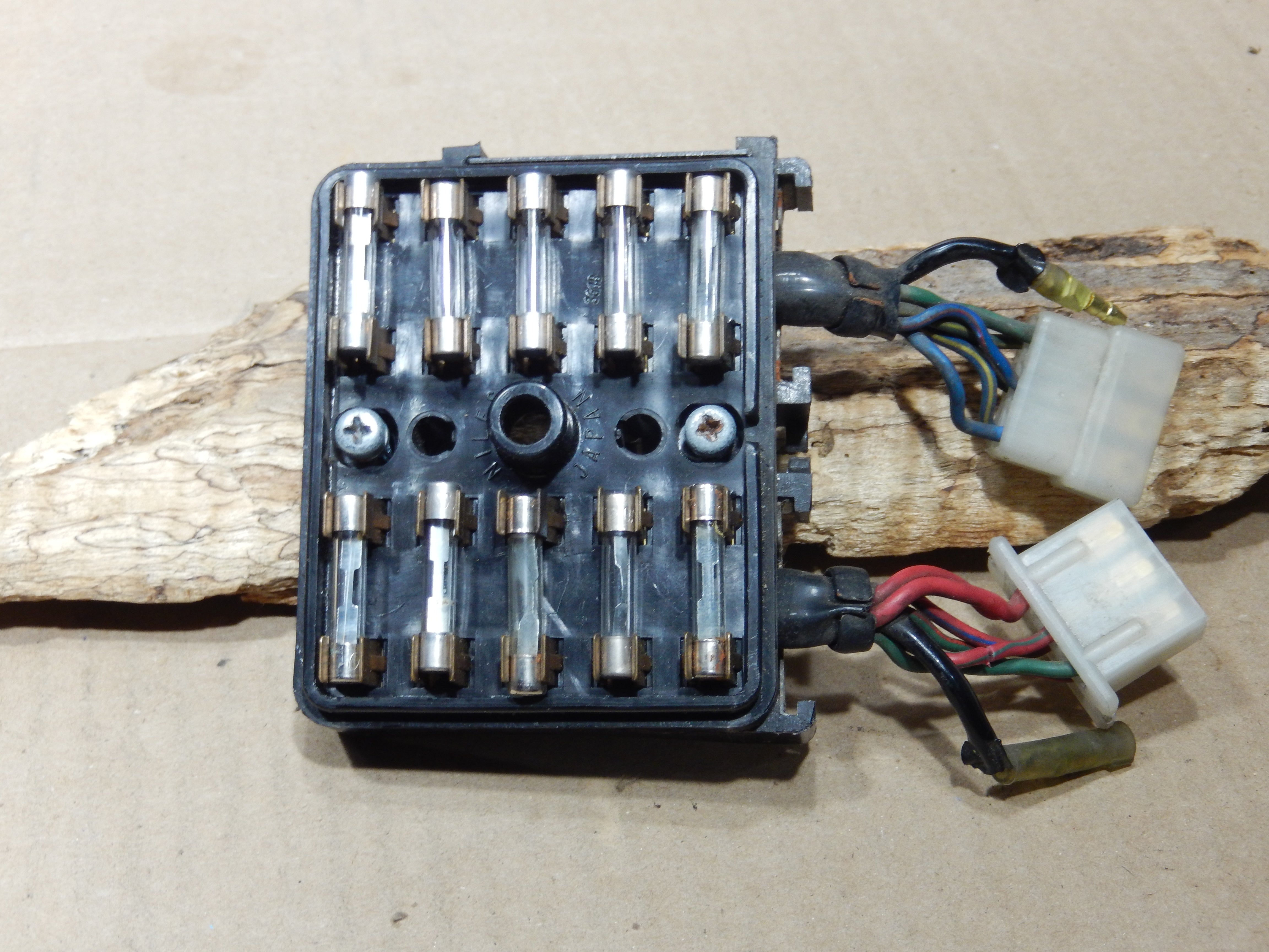 Datsun 240Z OEM Fuse Box – Joeyz Datsun