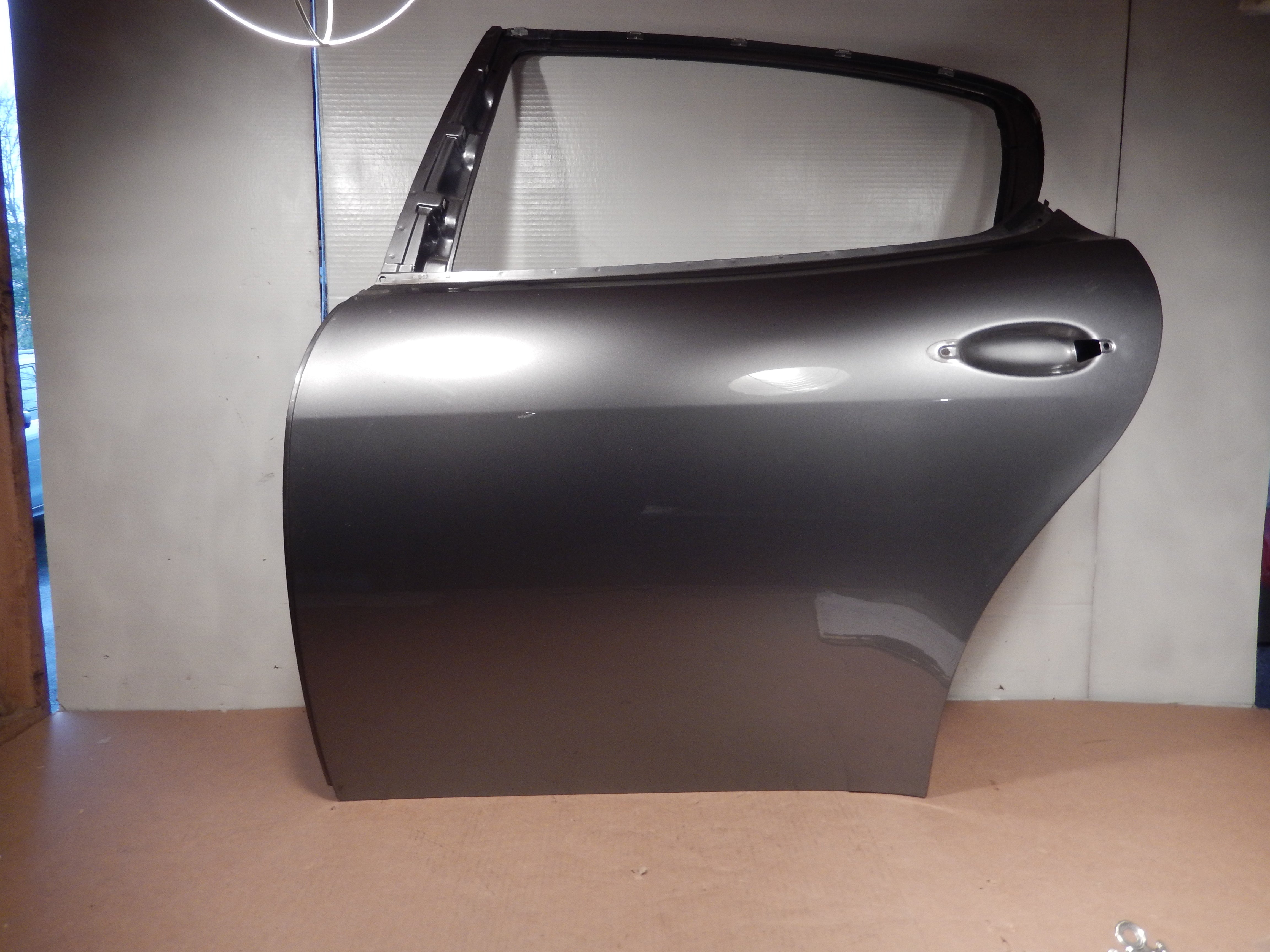 Maserati Quattroporte Rear Driver's Side Door – Joeyz Datsun