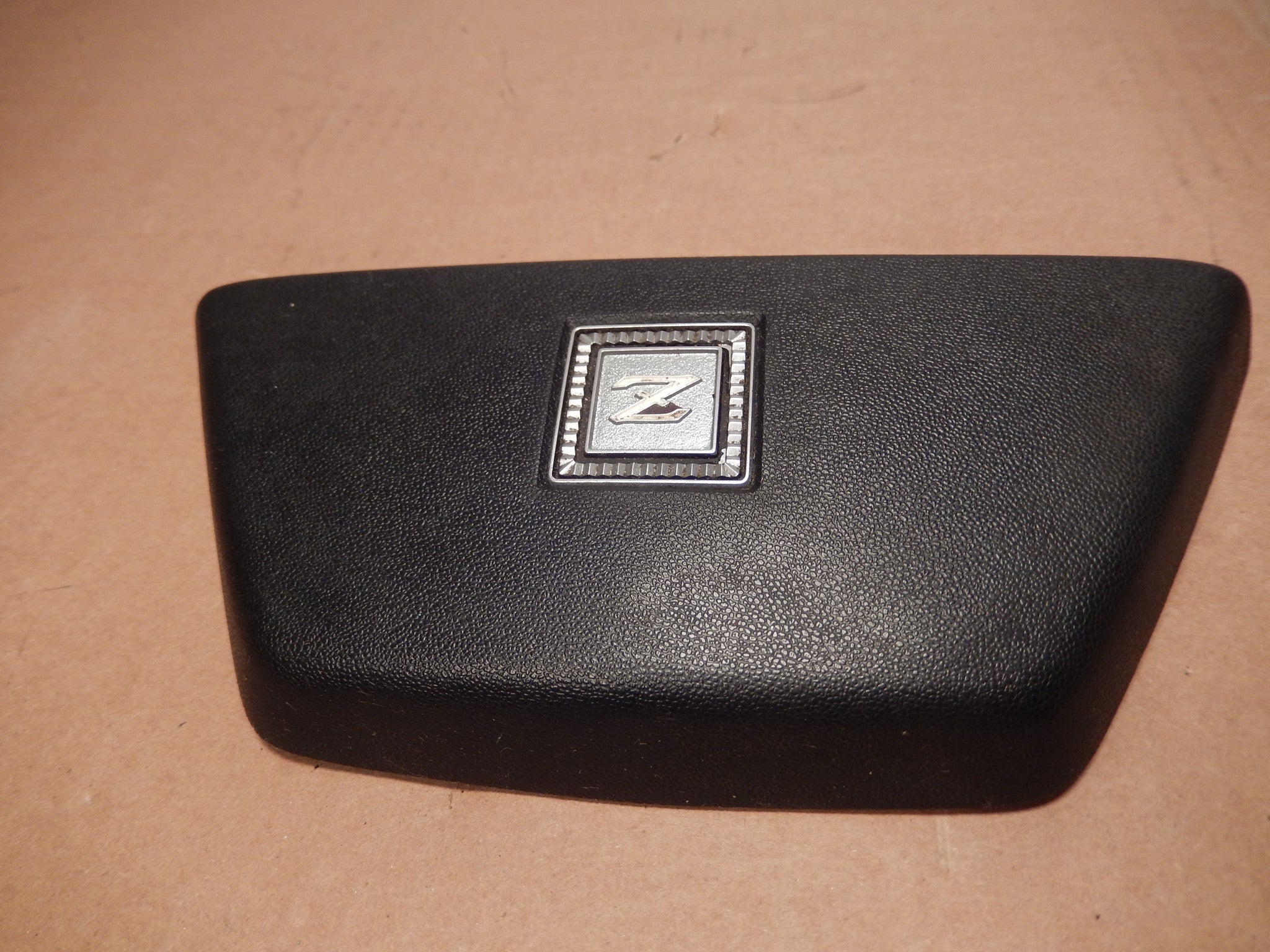 Datsun 280ZX OEM Horn Cover – Joeyz Datsun